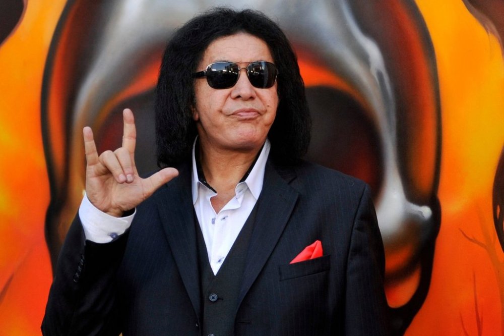 Kiss rocker Gene Simmons recovering after crashing SUV – Brandon Sun