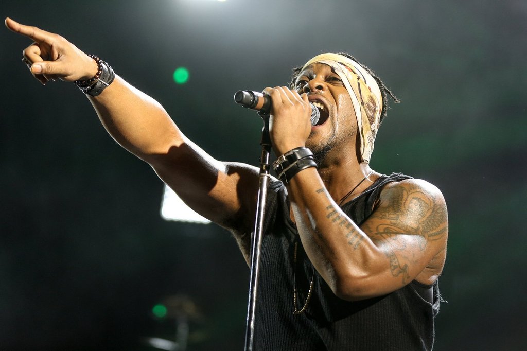 Jamie Foxx, Maxwell, Jill Scott, Flea, Doja Cat and more react to the ...