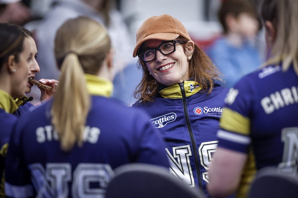 World champion curler, veteran broadcaster Colleen Jones dies at 65 ...
