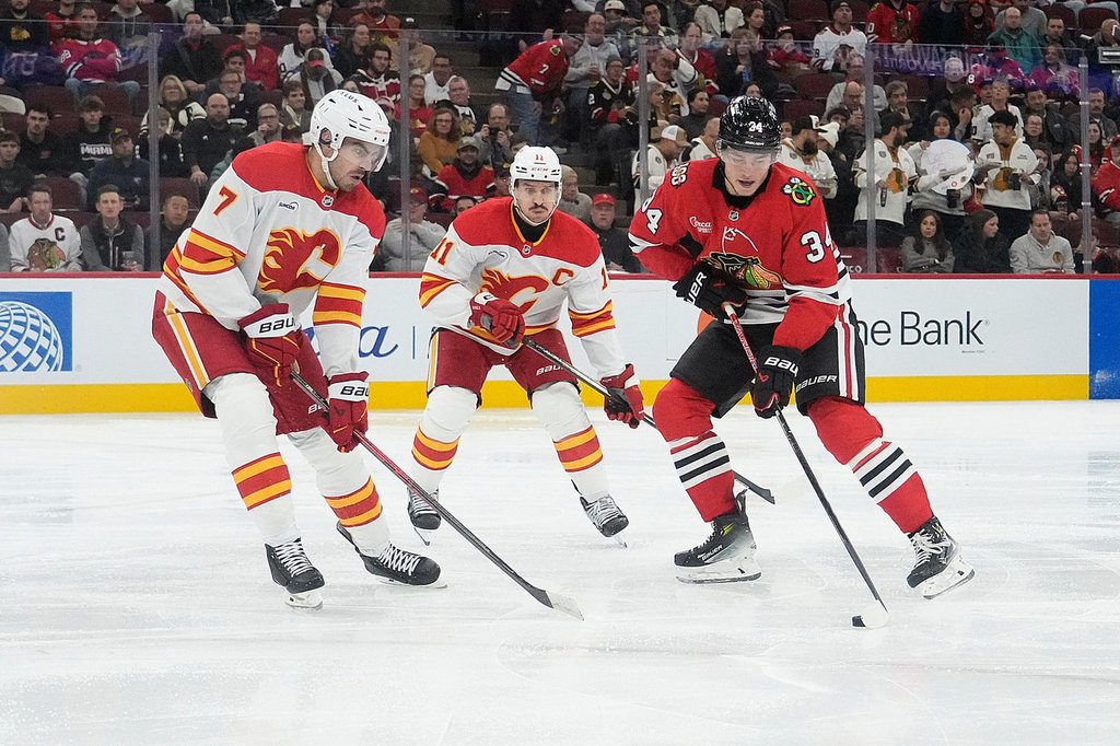Connor Bedard scores 3 times as Blackhawks smother Flames 5-2 – Brandon Sun