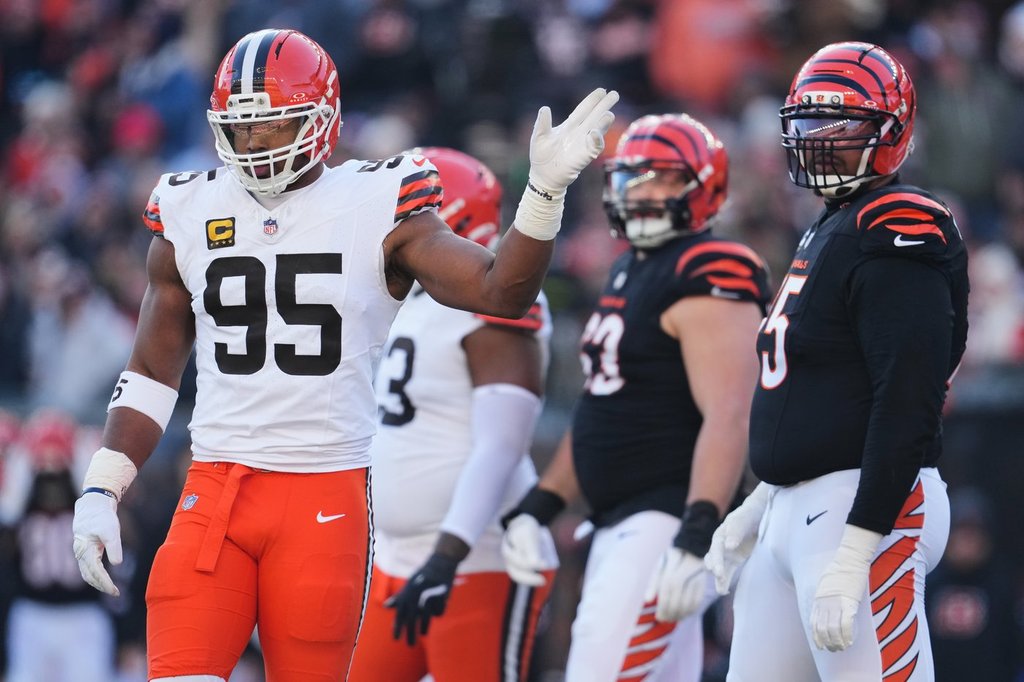 Myles Garrett sets NFL single-season sack record with 23rd sack ...