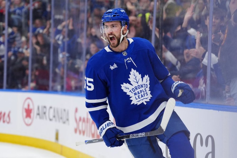 Toronto Maple Leafs trade centre Nicolas Roy to Colorado Avalanche for ...