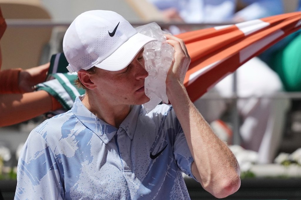 Top-ranked Jannik Sinner loses in the French Open second round ...