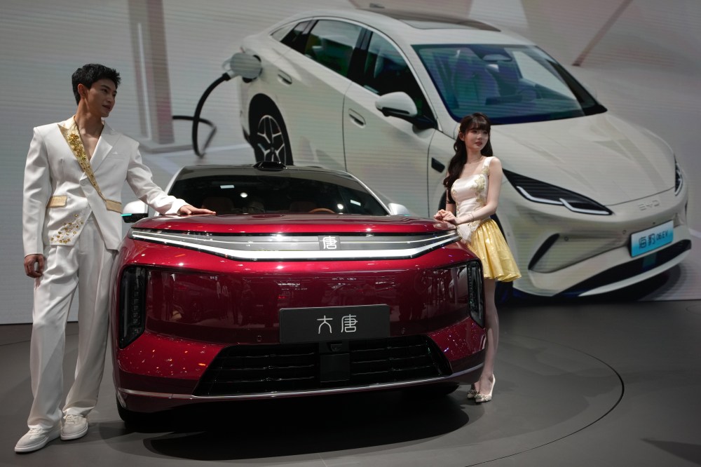 Connected vehicle data ‘can have intelligence value’ to adversaries ...