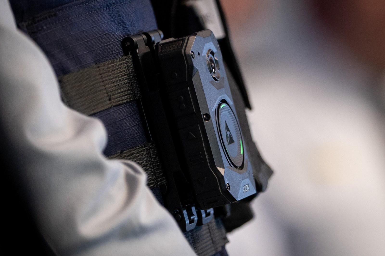 Winnipeg police to begin wearing body cameras next week as part of ...