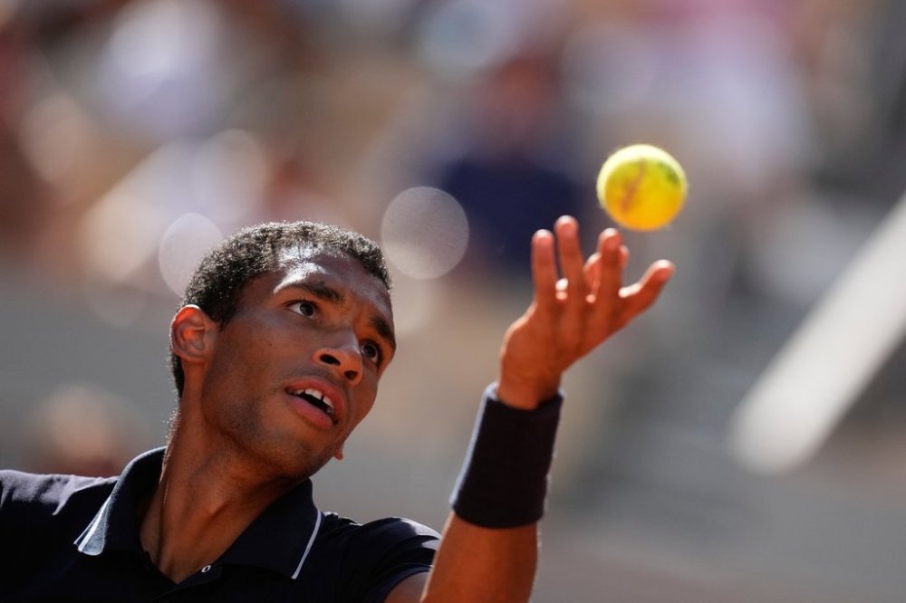 Canada’s Auger-Aliassime into quarterfinals of wide-open men’s French ...