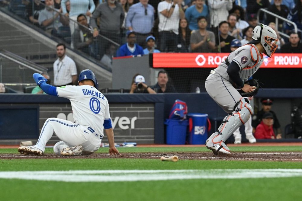 Straw, Kirk come up clutch as Blue Jays top Astros 4-2 for fifth win in ...