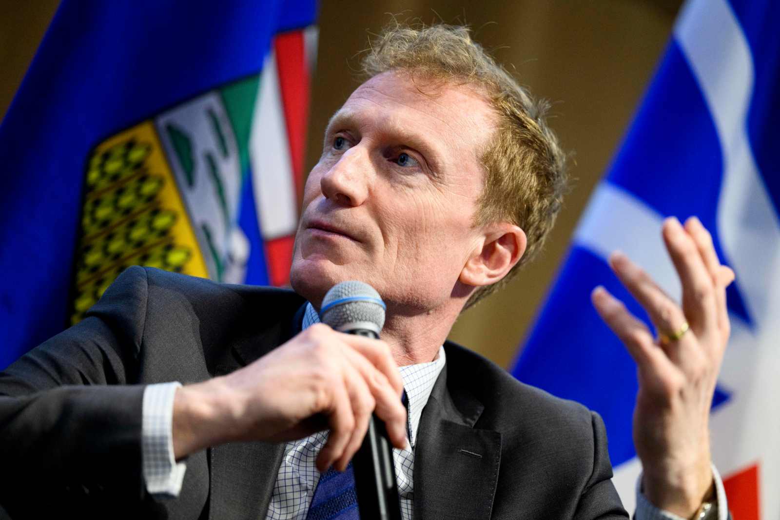 In the news today: Digital safety bill, interest rate decision, OPP ...