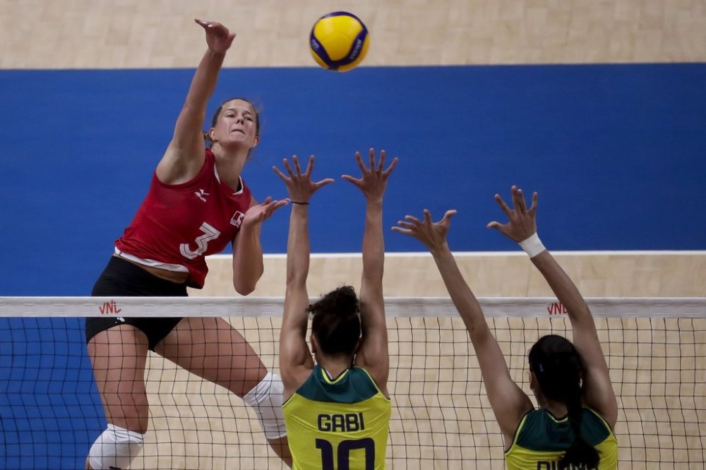 Canadian women beat Netherlands 3-1 at Volleyball Nations League ...