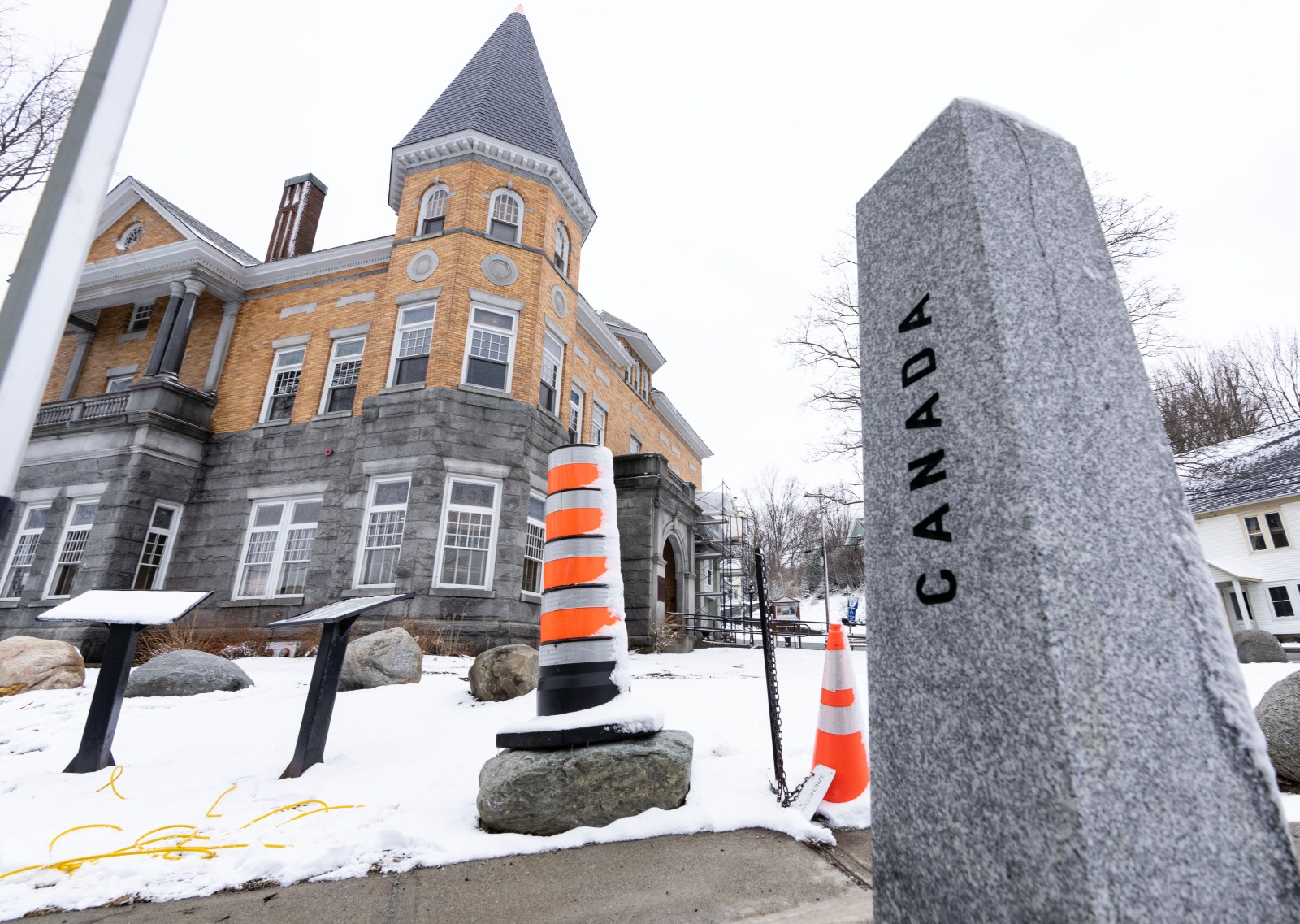 Border-straddling library inaugurates new Canadian entrance – Brandon Sun
